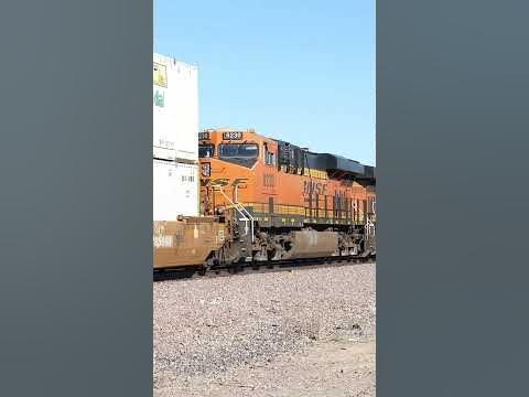 BNSF 4220 EB MP 733 NEEDLES SUB 10-8-2023 - YouTube