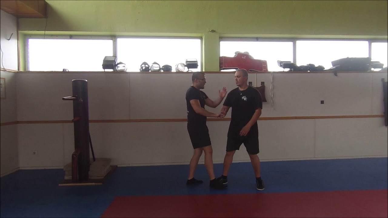 Wing Chun - Chum kiu: pie jarn codo diagonal ascendente - YouTube
