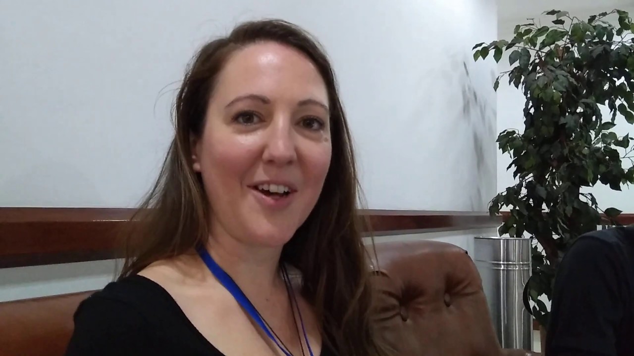 ENTRelAZAR - Diálogo con Anna Selby - YouTube