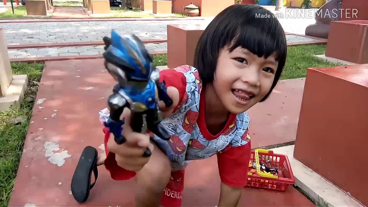 Shakira Review Mainan Ultraman,Legend Hero dan Mainan Favorit Lainnya ...