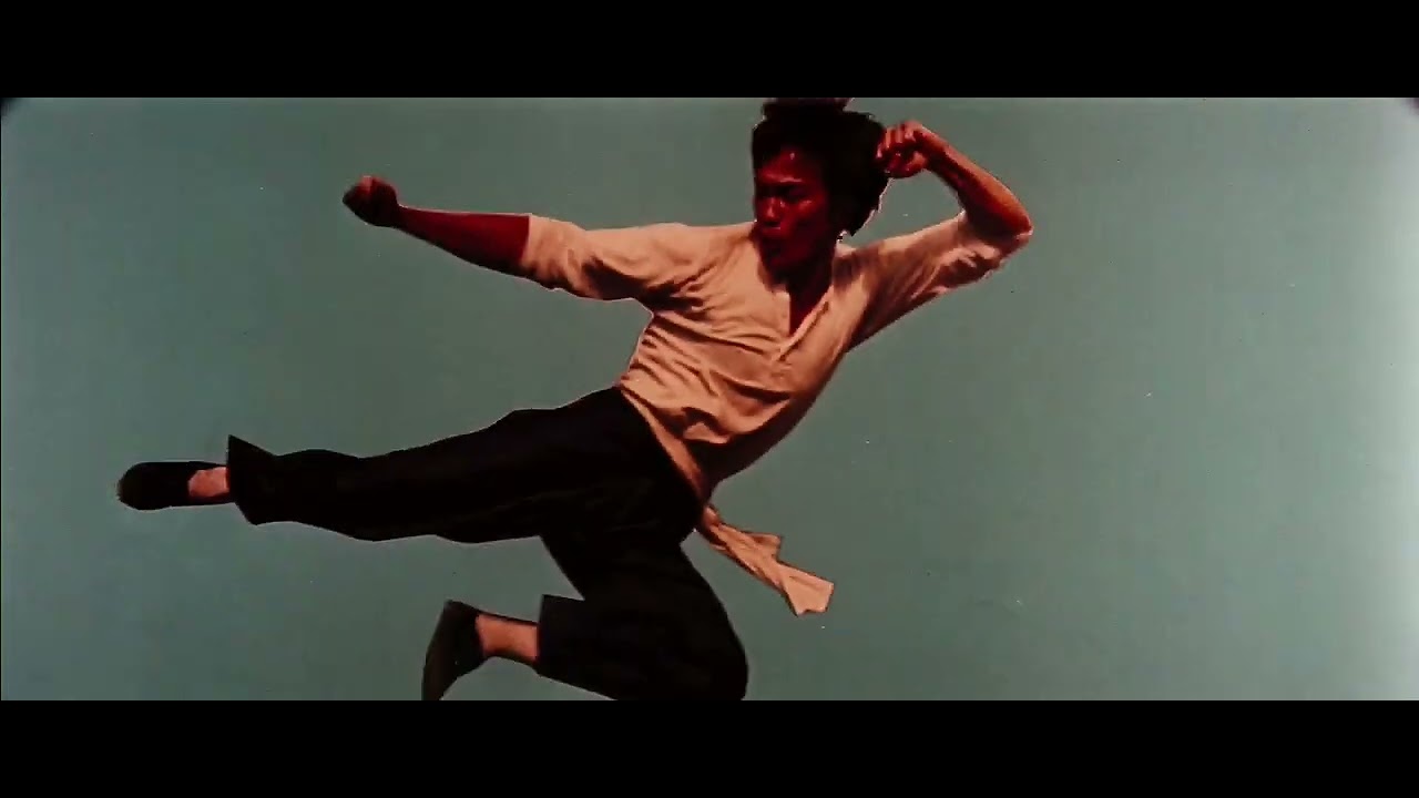 El gran jefe Bruce Lee Intro musica Español - YouTube