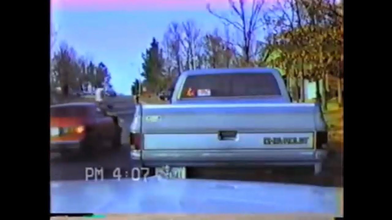 Pizza Delivery Guy Helps Cop Capture Crook - YouTube