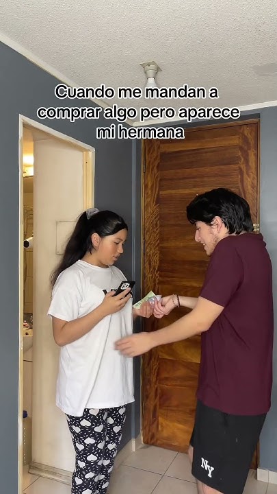 Cuándo me mandan a comprar algo pero aparece mi hermana 😅😂 #shorts #comedia - YouTube