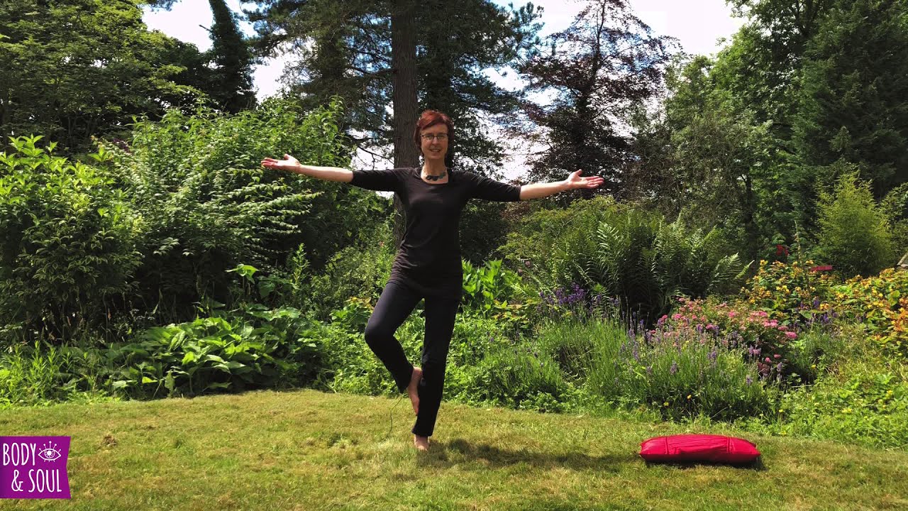 Body & Soul | Dru Yoga | 25 Minutes | Chakra Balancing Flow Sequence ...