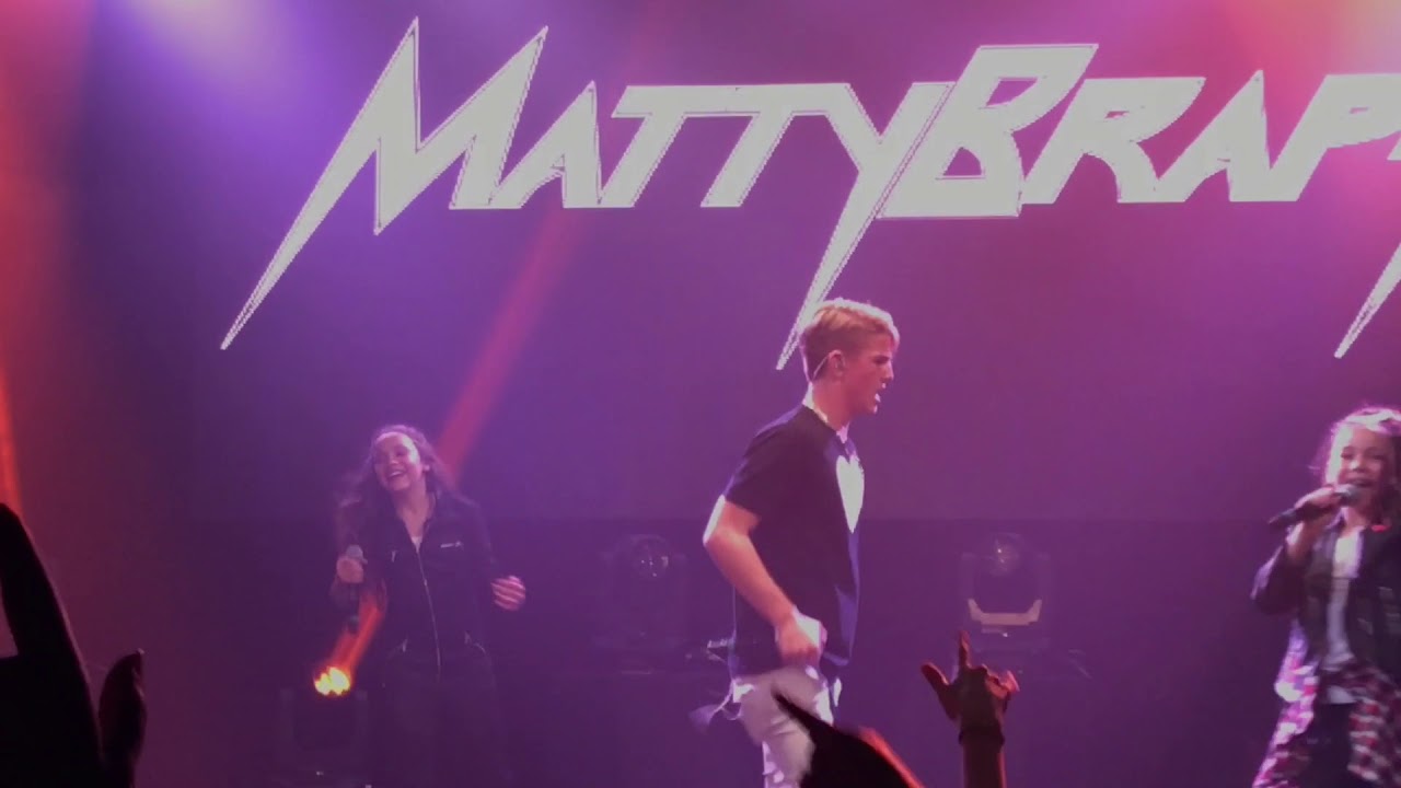 MattyB and the Haschak Sisters - Clique (Live in Boston) - YouTube