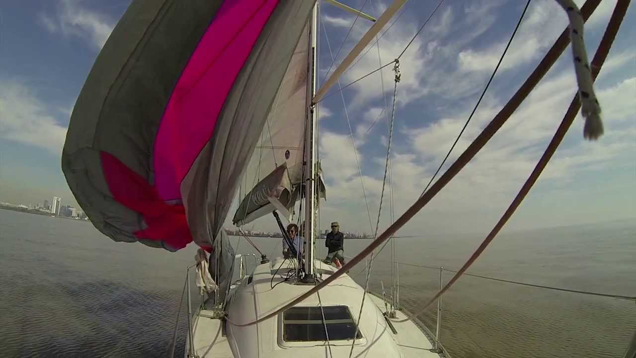 Izar, Arriar y Trasluchar Spinnaker, primeros pasos - HD1080p GoPro ...