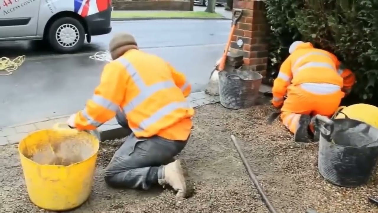 How to install automatic rising bollards on a private driveway. - YouTube