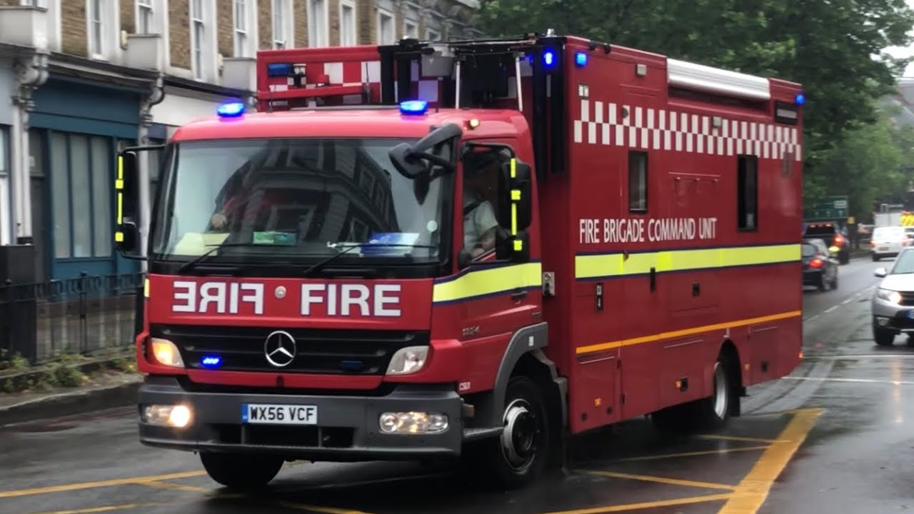 London Fire Brigade CU4 Dockhead Command Unit Responding To A Fire ...