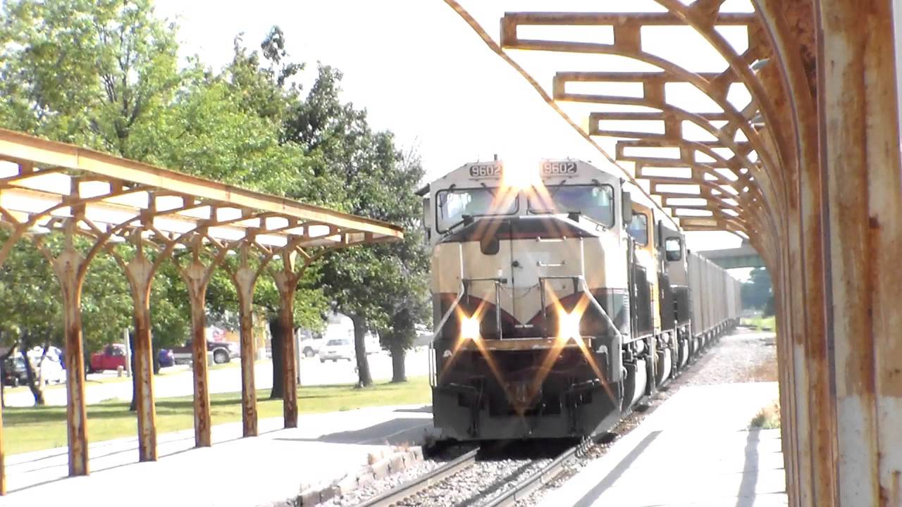 BNSF 9602 Executive coal train at Ottumwa, Ia. - YouTube