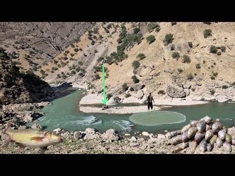 Nomadic Family Life on a Mountain Island🏕: Wild River Fishing Adventure 🎣