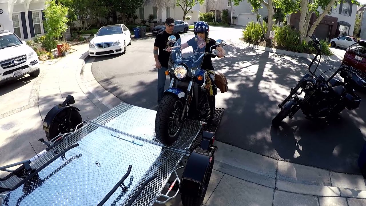 Loading and Unloading the Kendon Dual Ride-Up SRL Folding Motorcycle ...