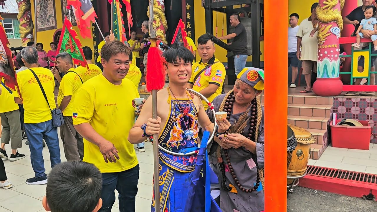 Ne zha at Sabah Temple 🇲🇾 - YouTube