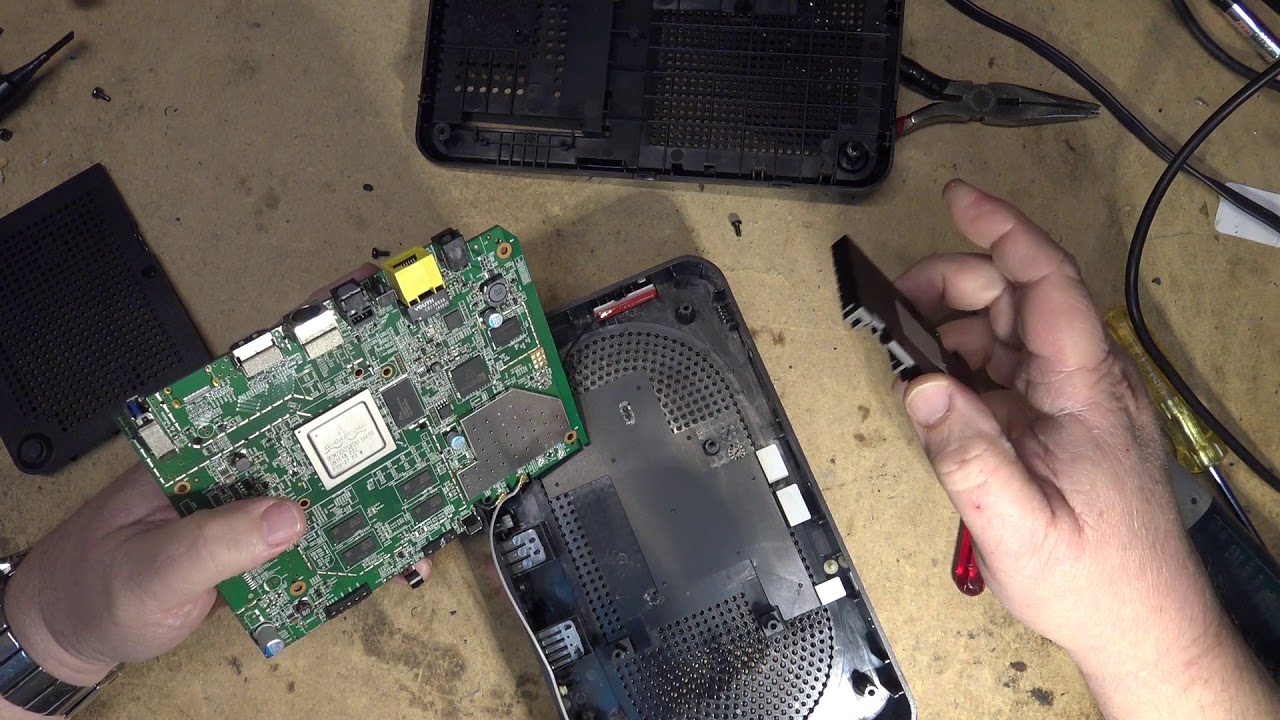 Technicolor 4K cable box rattled right out of the box. Lets find out ...