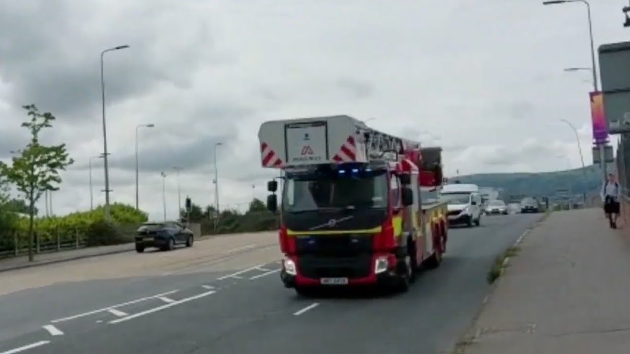 MOBILE TO INCIDENT: NIFRS Springfield Station - YouTube