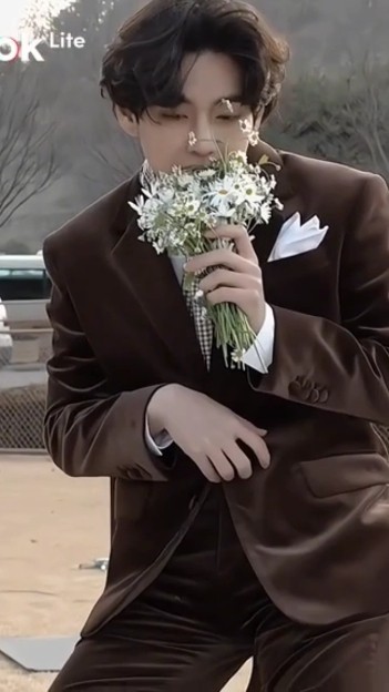 v lovers #btsarmypleaselike - YouTube