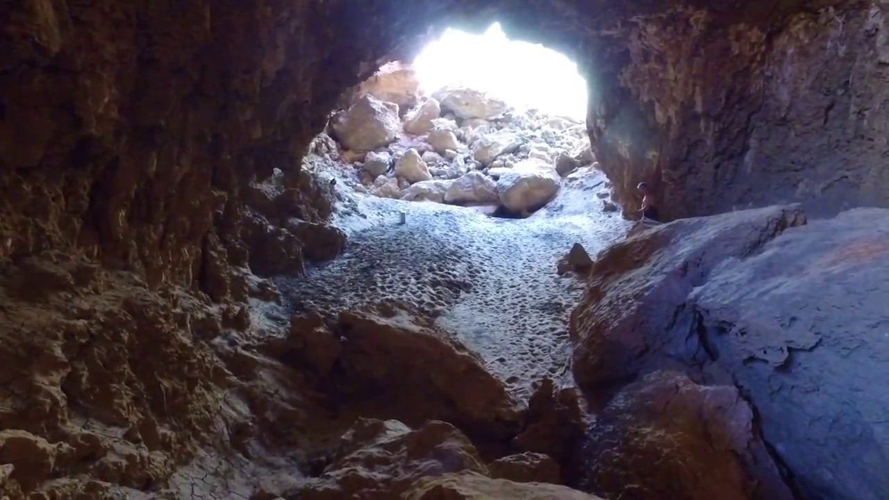 STOCKYARD GULLY CAVES - YouTube