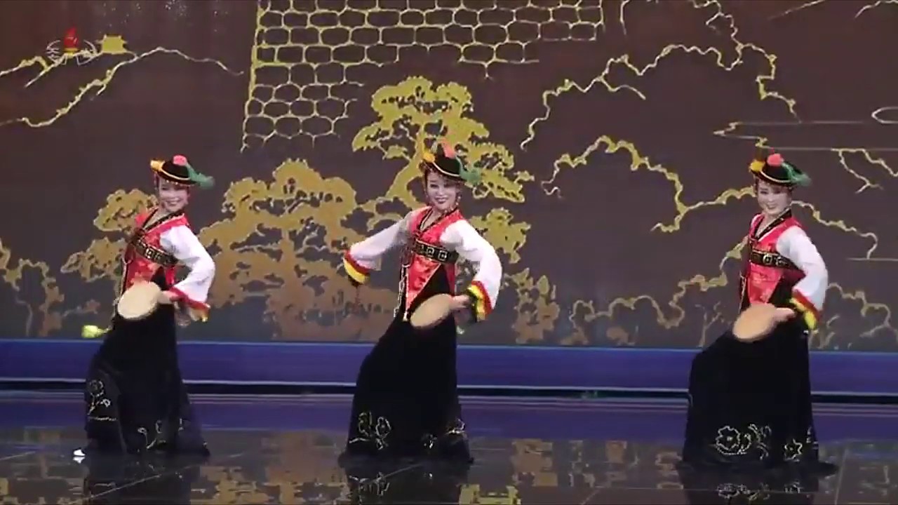 National Folk Ensemble: Sogo Dance - YouTube
