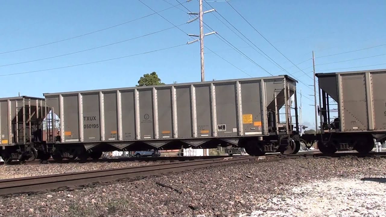 BNSF 5908/8967/dpu's BNSF 9631/9513 TXUX empty coal train eastbound. - YouTube