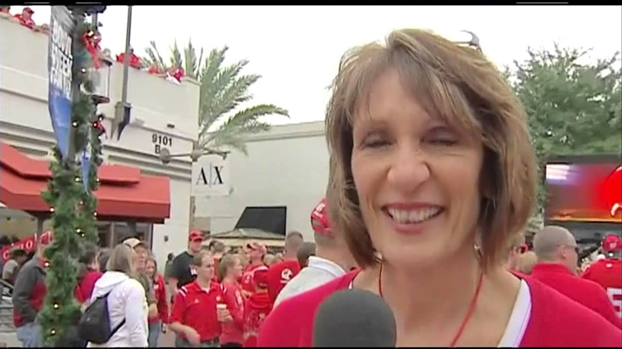 Capital One Bowl prep: Badger fans support team in Florida - YouTube