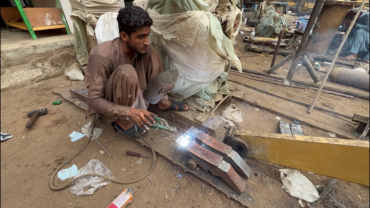 Caterpillar loader new teeth making of Pakistani welder #livestream ...