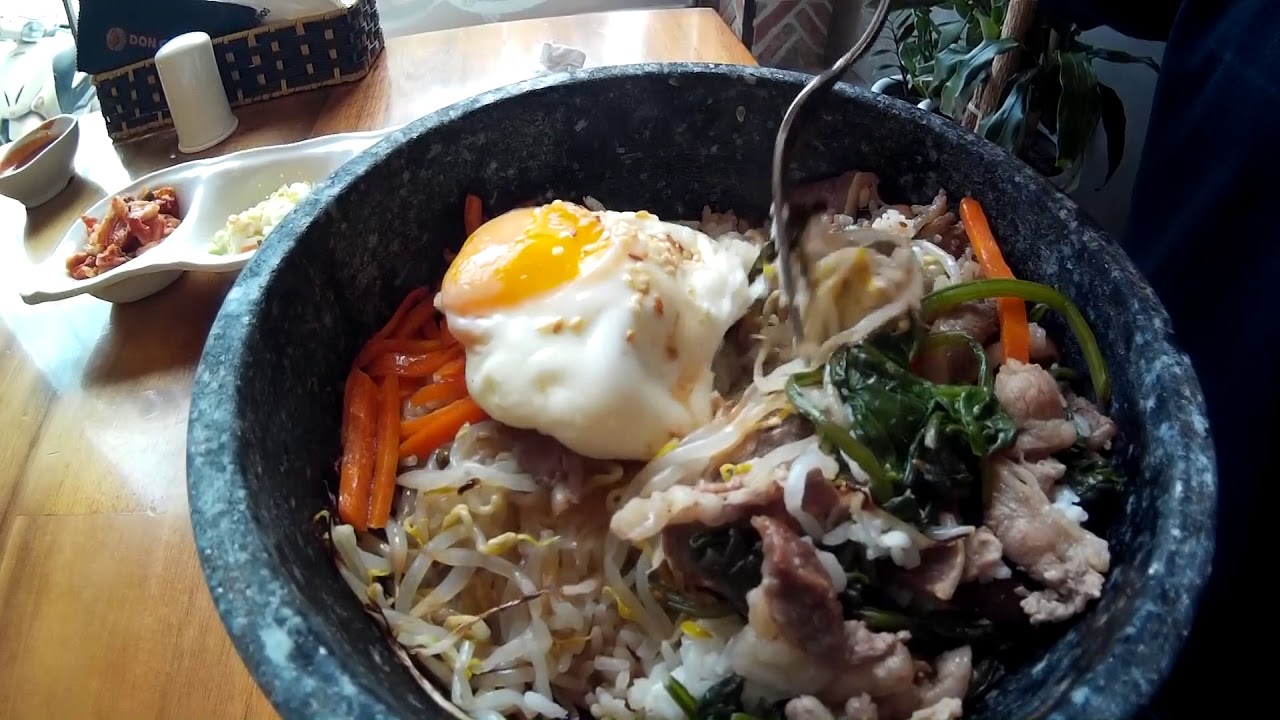 VIETNAM: EATING BIBIMBAP IN HANOI (MUKBANG, 먹방) - YouTube