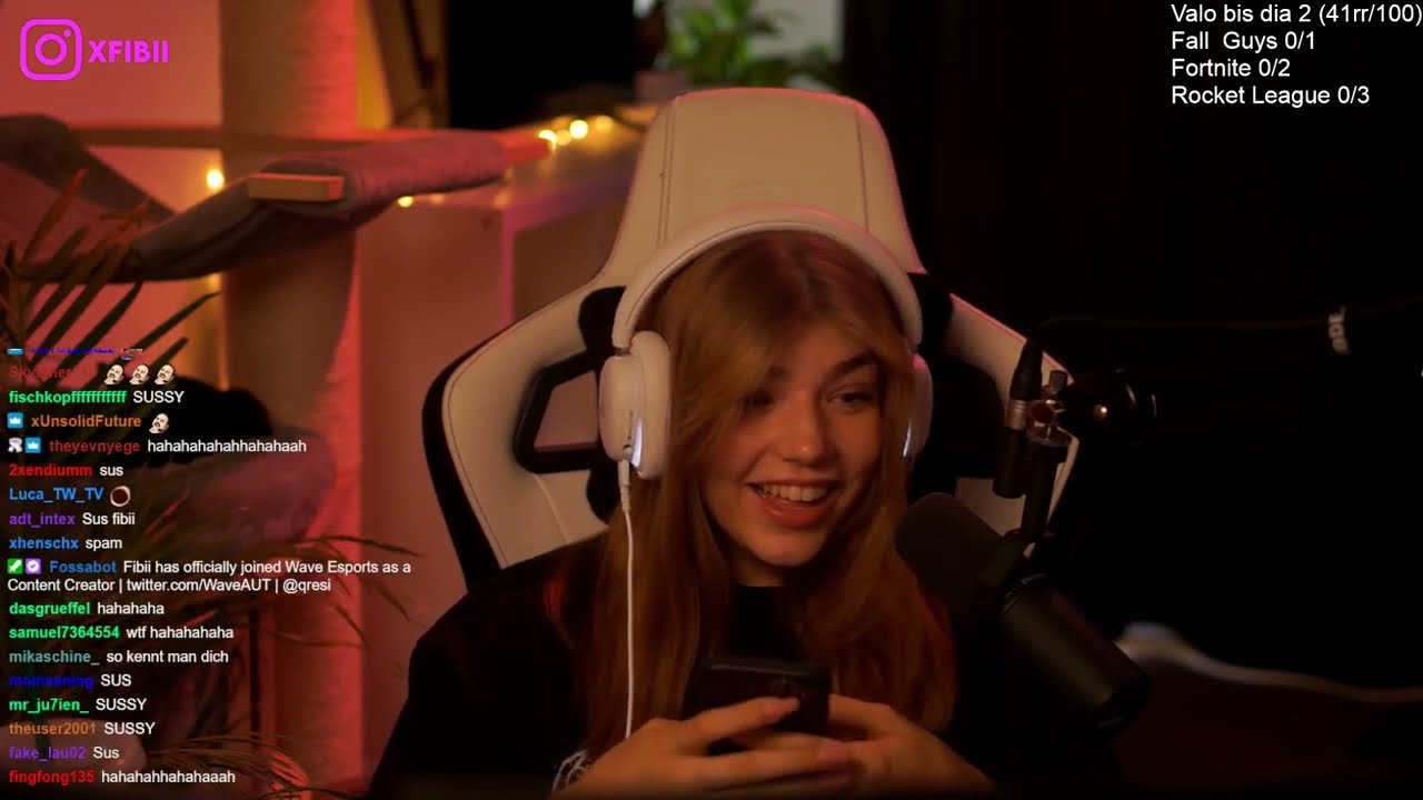 Zuschauer meldet Fibii auf P***HUB an + DEEPTALK | Fibii Clips - YouTube