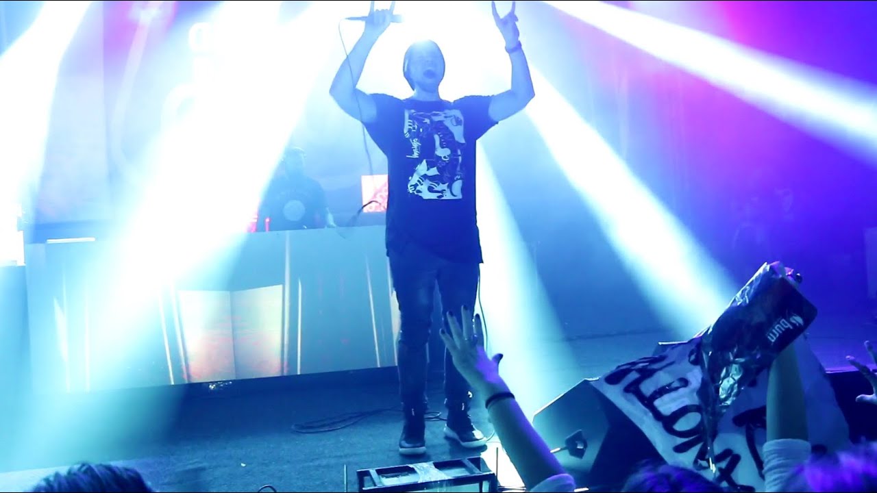 Pendulum (DJ Set) with MC Verse @ Arena dnb - YouTube