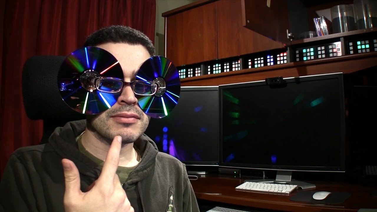 #Tech News: What's the Simplest Android Phone? - YouTube