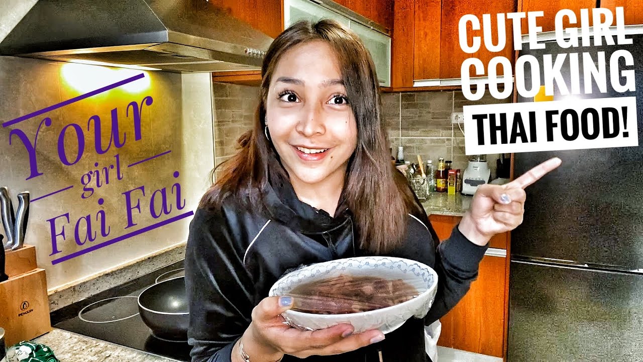 Cooking Thai with Fai! Rat Na, Thai noodles and gravy. - YouTube
