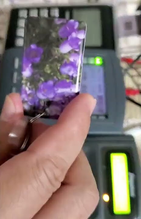 卡鼎科技，UID複製專用LED燈感應扣。 - YouTube