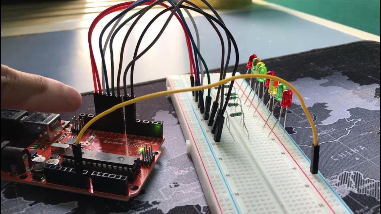 secuencia con 8 leds con protoboard y arduino - YouTube