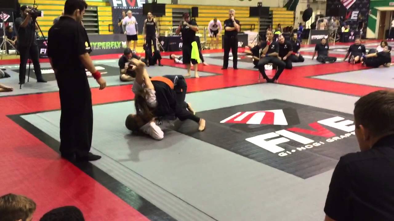Ariana's Super Fight at 5 Grappling Jiu Jitsu Competition. - YouTube