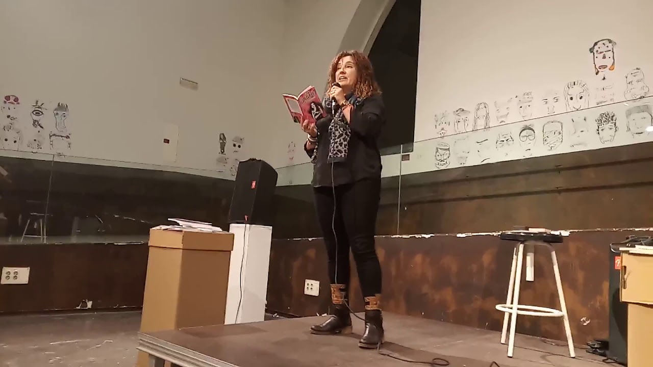 Esthi Rubio durante #slamsamhain2019 - YouTube