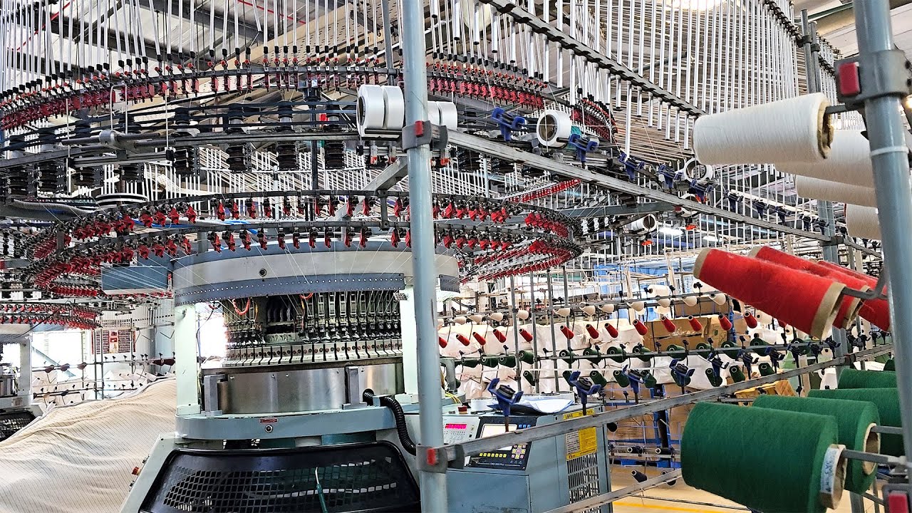 Circular knitting process in a knitting floor - Knit Fabric production ...