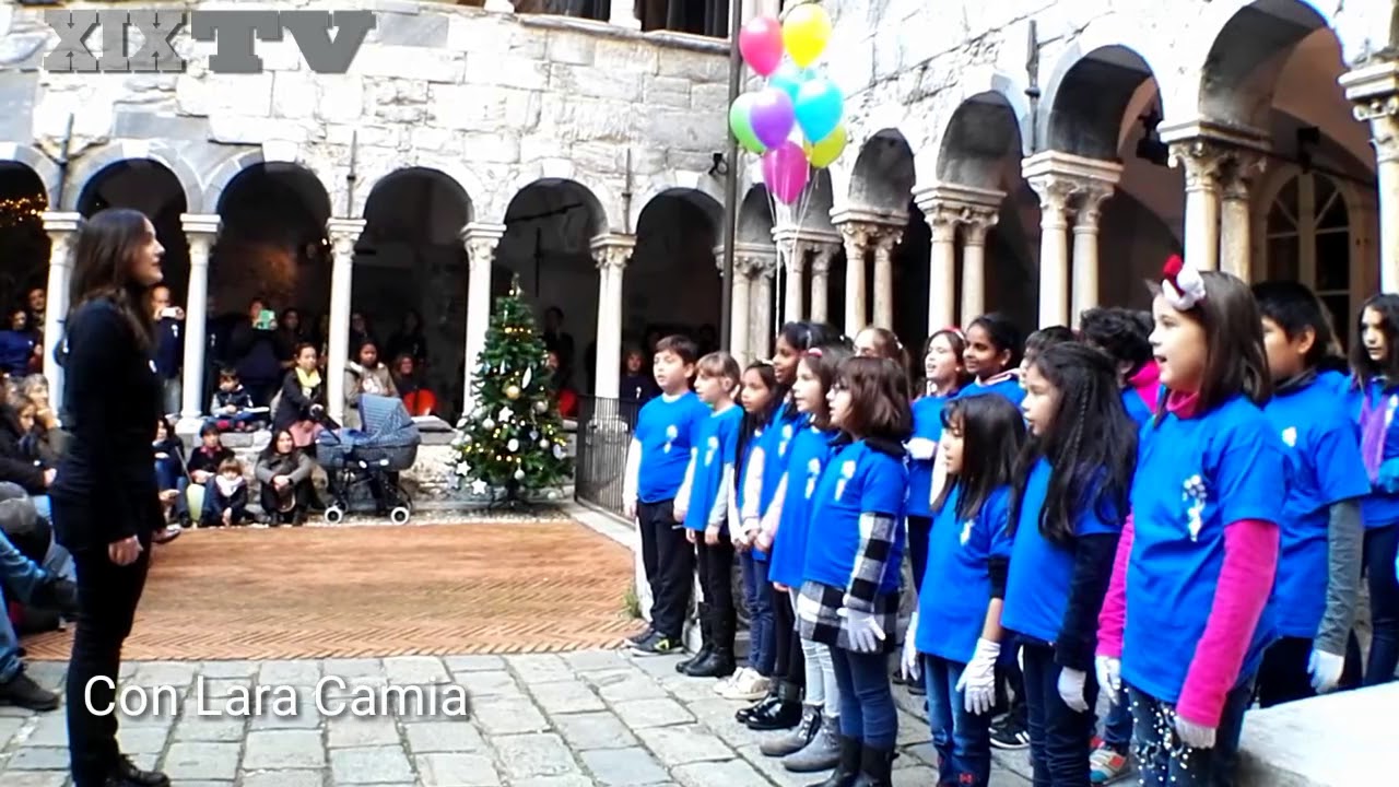 Genova, il concerto natalizio di Trillargento - YouTube