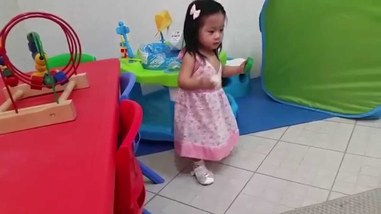 fun 2b kids - Look who's walking? - YouTube