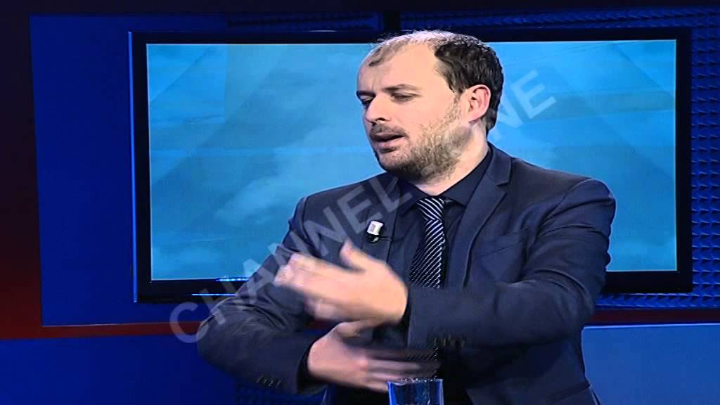 Olti Rrumbullaku, i ftuar në "One Morning" - YouTube