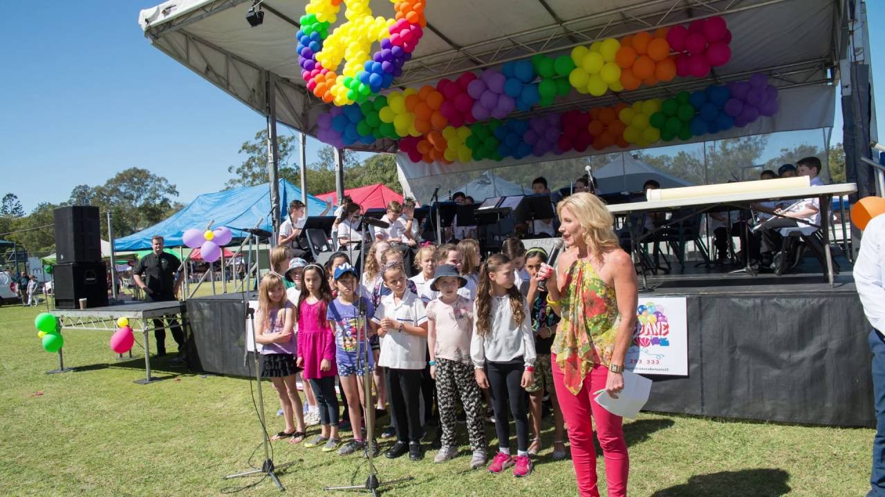Jindalee State School 50 Year anniversary Fete - YouTube