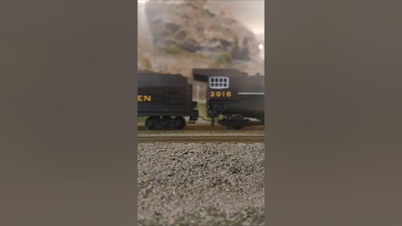 New Haven 3016 going around horseshoe curve - YouTube