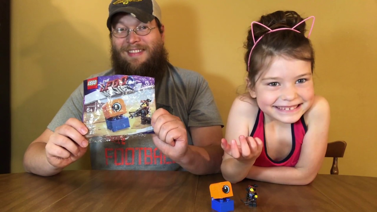 The Lego Movie 2, Lucy VS Alien Invader 30527 - YouTube