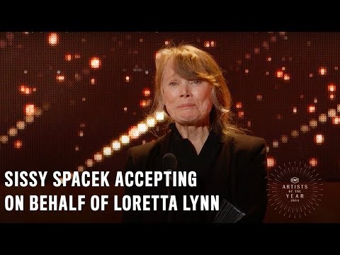 Sissy Spacek Accepting on Behalf of Loretta Lynn | 2018 CMT Artists of the Year Acceptance Speech