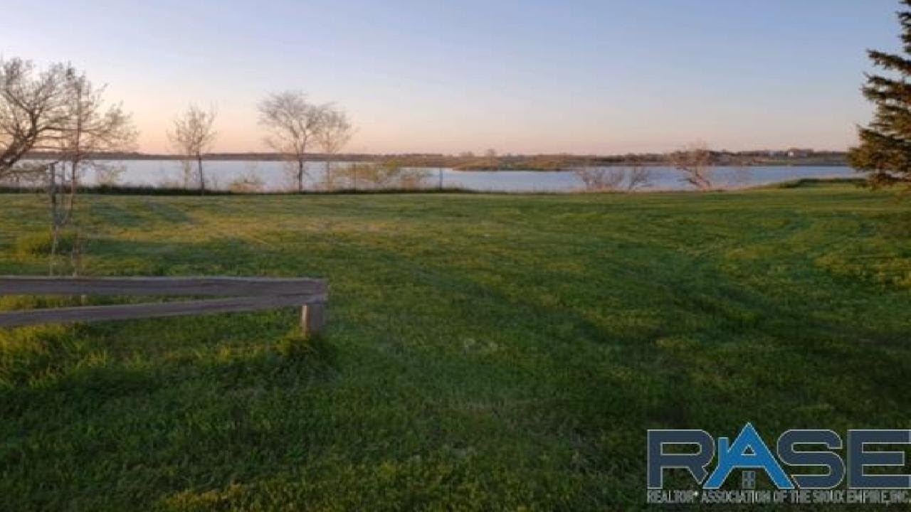40518 S Shore Rd, Huron, SD Presented by Carrie Randazzo. - YouTube