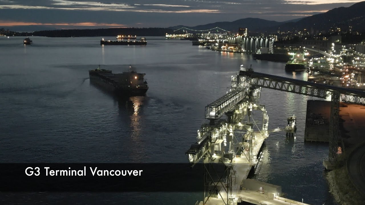 Night departure G3 Terminal Vancouver - YouTube