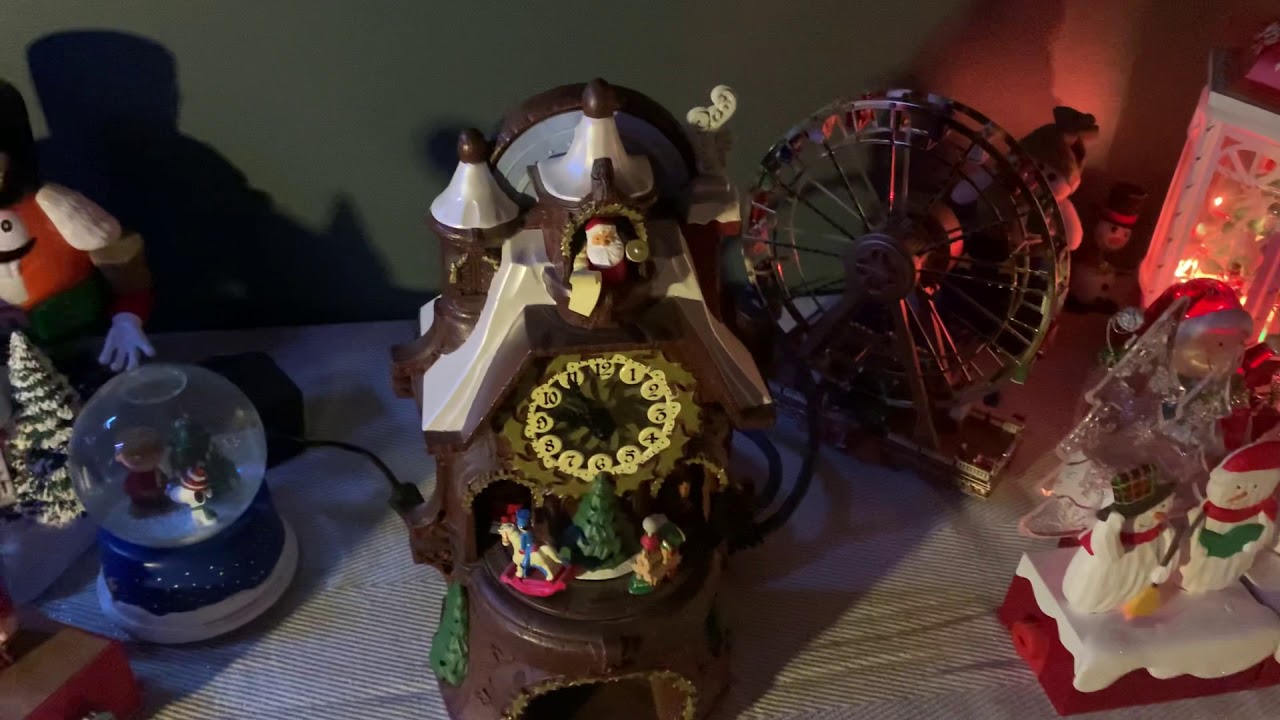 Hallmark 2017/2018 Christmas clock chiming part of this model - YouTube