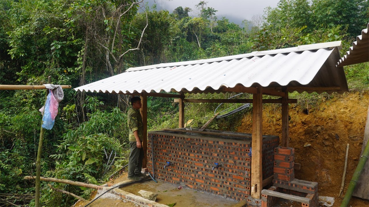 Build a wooden roof Complete for the water tank - Building farm, free ...