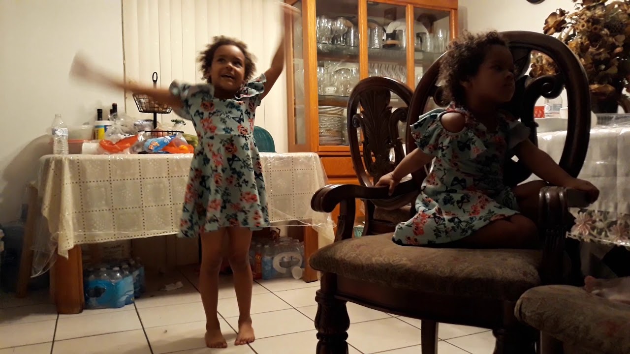 Emily Echevarria is a grooving elf - YouTube