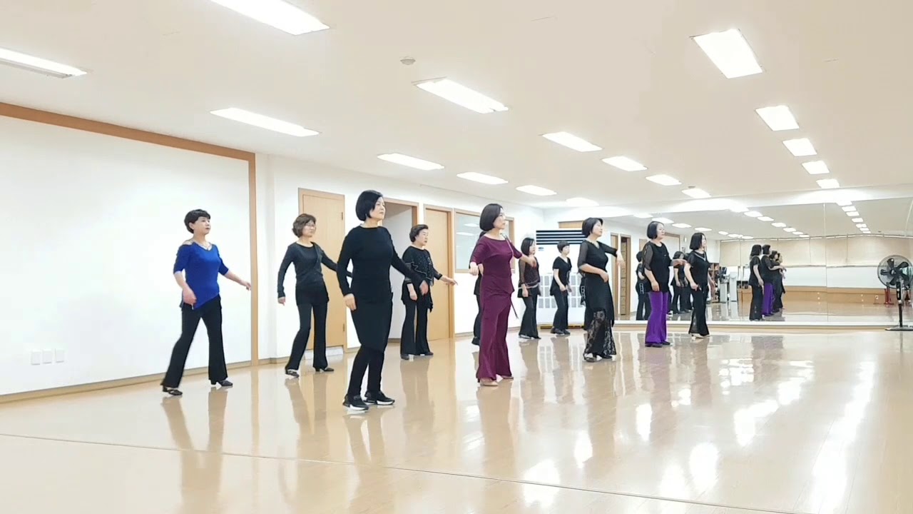 Puttin' On The Ritz - Line Dance - YouTube