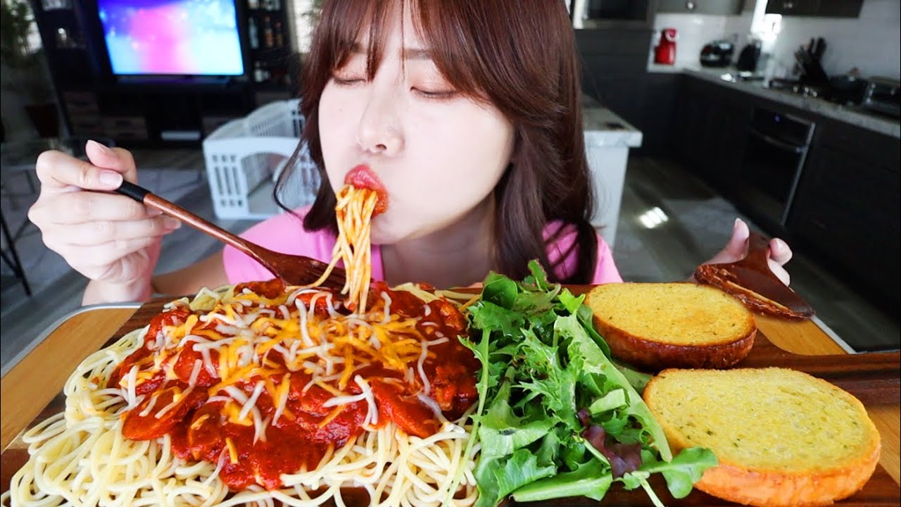 SPAGHETTI MUKBANG 먹방 & Garlic Bread with Salad (BIG BITES, NOODLE SLURP ...