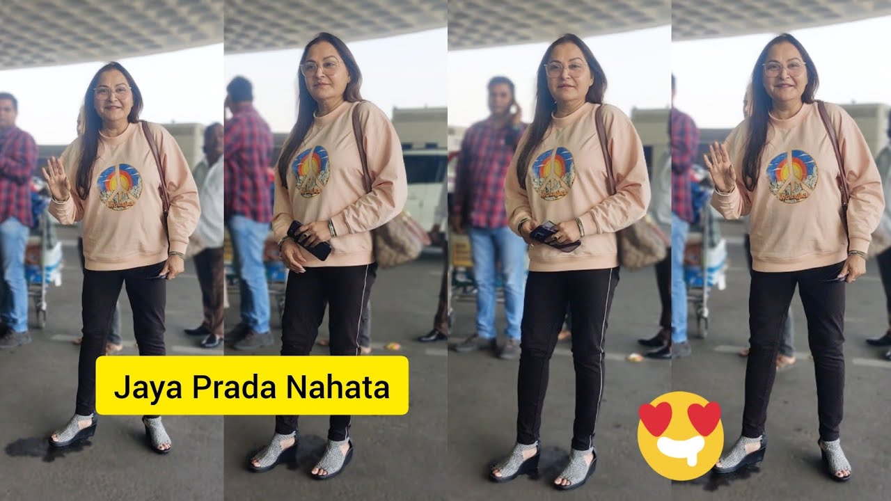 Evergreen Actress Jaya Prada Nahata Clicked At Mumbai Airport - YouTube