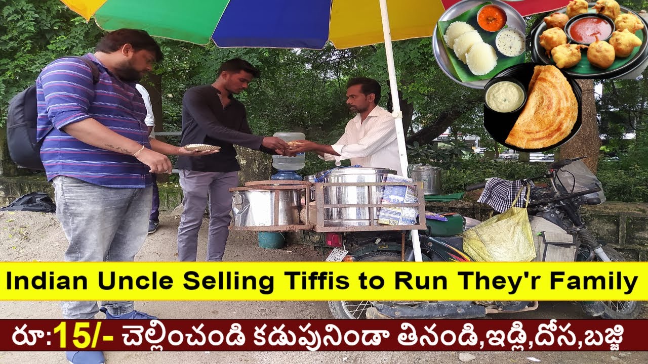 Hyderabad Man Selling Dosa, & Idly On Motor Cycle | Cheapest Breakfast ...
